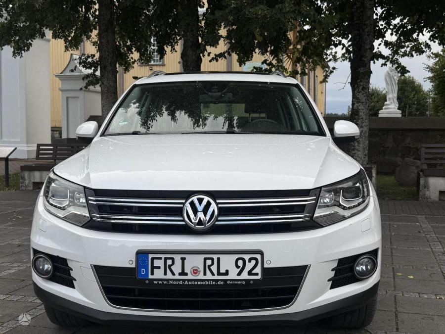 White Volkswagen Tiguan 2012 in Kaunas, with an engine capacity of 1.40 L and mileage of 207 thousand km for 6700 €, photo 7 on AUTOMOTO.COM.LV
