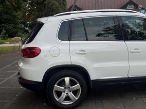 White Volkswagen Tiguan 2012 in Kaunas, with an engine capacity of 1.40 L and mileage of 207 thousand km for 6700 €, photo 9 on AUTOMOTO.COM.LV