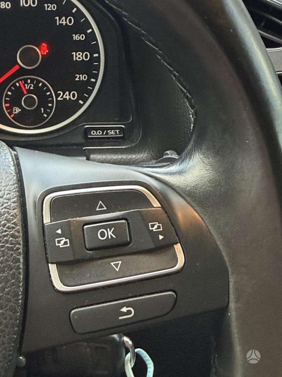 White Volkswagen Tiguan 2012 in Kaunas, with an engine capacity of 1.40 L and mileage of 207 thousand km for 6700 €, photo 21 on AUTOMOTO.COM.LV