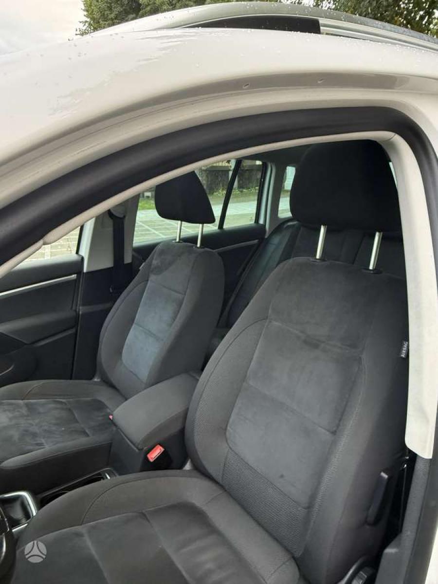 White Volkswagen Tiguan 2012 in Kaunas, with an engine capacity of 1.40 L and mileage of 207 thousand km for 6700 €, photo 23 on AUTOMOTO.COM.LV