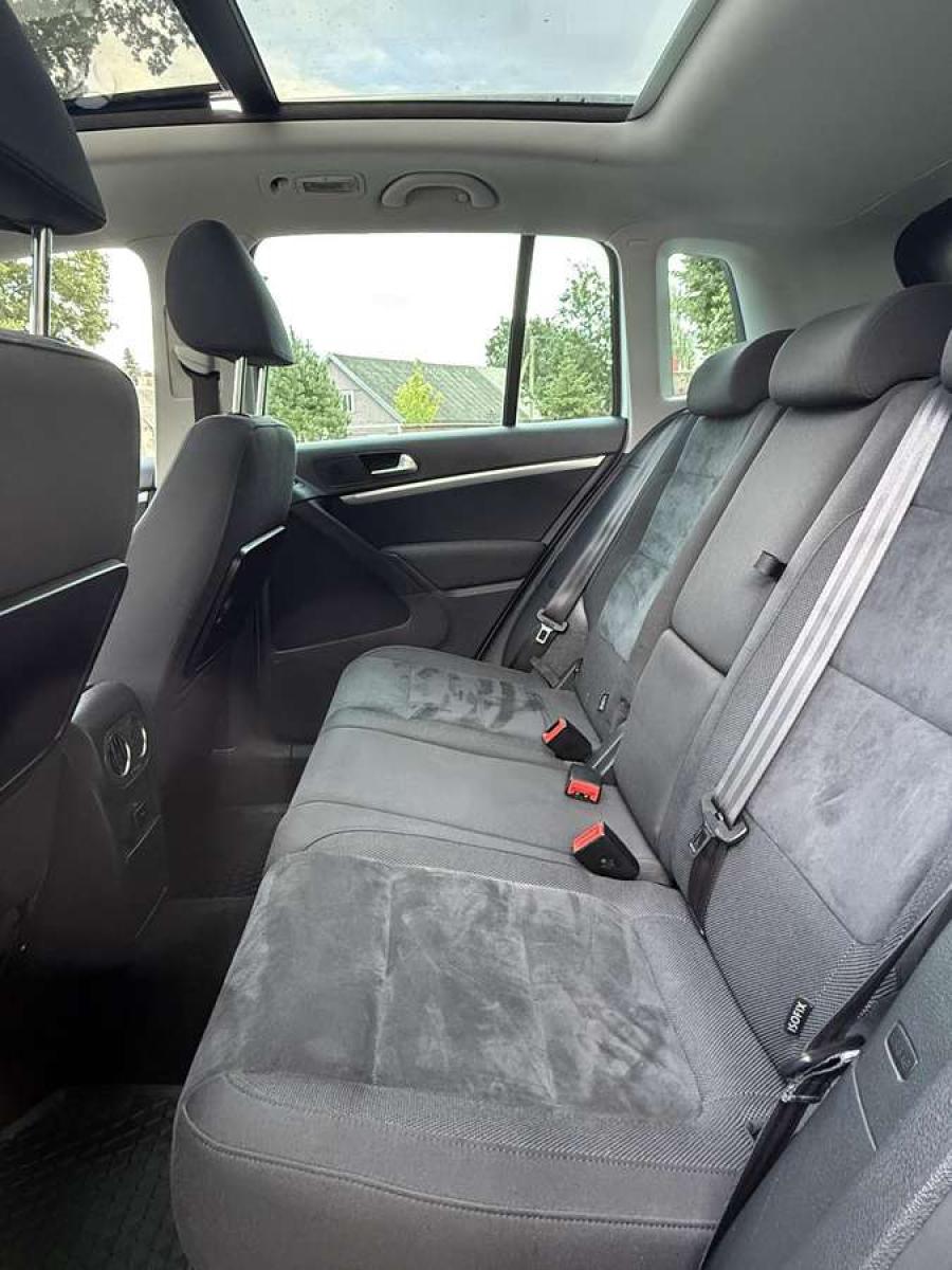 White Volkswagen Tiguan 2012 in Kaunas, with an engine capacity of 1.40 L and mileage of 207 thousand km for 6700 €, photo 29 on AUTOMOTO.COM.LV