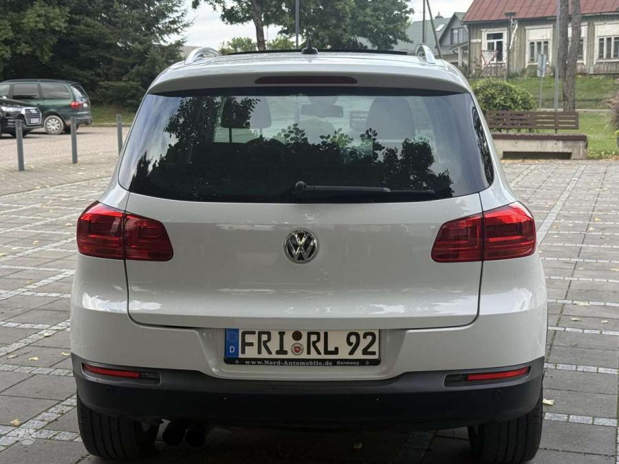 White Volkswagen Tiguan 2012 in Kaunas, with an engine capacity of 1.40 L and mileage of 207 thousand km for 6700 €, photo 37 on AUTOMOTO.COM.LV
