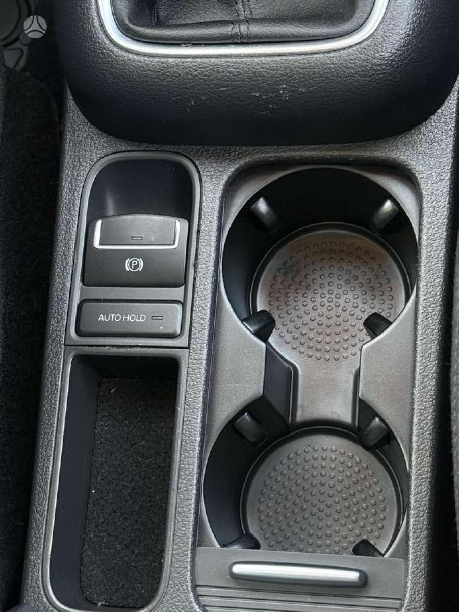 White Volkswagen Tiguan 2012 in Kaunas, with an engine capacity of 1.40 L and mileage of 207 thousand km for 6700 €, photo 40 on AUTOMOTO.COM.LV