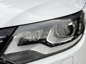 White Volkswagen Tiguan 2012 in Kaunas, with an engine capacity of 1.40 L and mileage of 207 thousand km for 6700 €, photo 44 on AUTOMOTO.COM.LV