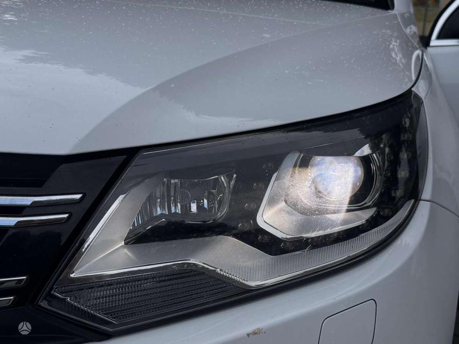 White Volkswagen Tiguan 2012 in Kaunas, with an engine capacity of 1.40 L and mileage of 207 thousand km for 6700 €, photo 46 on AUTOMOTO.COM.LV