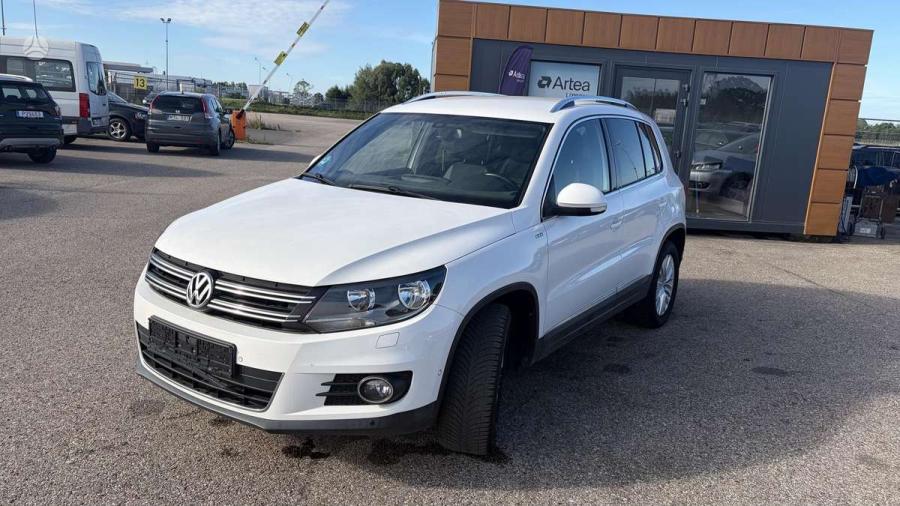 Balts Volkswagen Tiguan 2013 Marijampole, ar dzinēja tilpumu 2.00 L un nobraukumu 265 tūkst. km par 6399 €, foto 1 vietnē AUTOMOTO.COM.LV