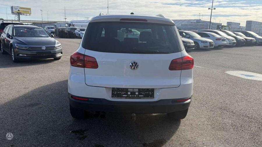 Balts Volkswagen Tiguan 2013 Marijampole, ar dzinēja tilpumu 2.00 L un nobraukumu 265 tūkst. km par 6399 €, foto 6 vietnē AUTOMOTO.COM.LV
