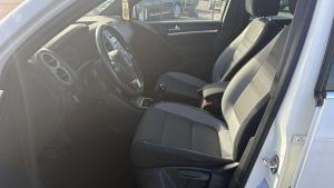 Balts Volkswagen Tiguan 2013 Marijampole, ar dzinēja tilpumu 2.00 L un nobraukumu 265 tūkst. km par 6399 €, foto 24 vietnē AUTOMOTO.COM.LV