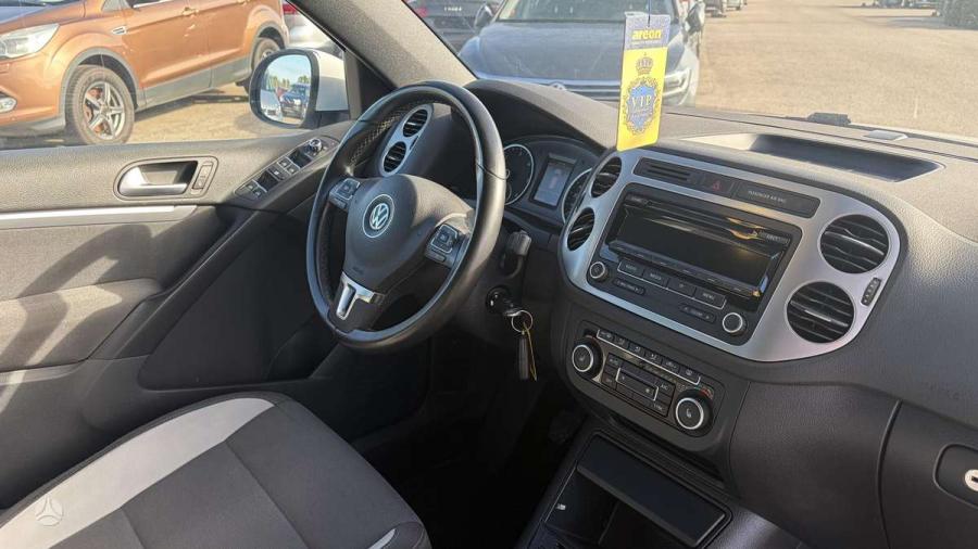 Balts Volkswagen Tiguan 2013 Marijampole, ar dzinēja tilpumu 2.00 L un nobraukumu 265 tūkst. km par 6399 €, foto 27 vietnē AUTOMOTO.COM.LV