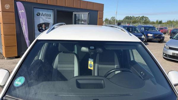 White Volkswagen Tiguan 2013 in Marijampole, with an engine capacity of 2.00 L and mileage of 265 thousand km for 6399 €, photo 10 on AUTOMOTO.COM.LV