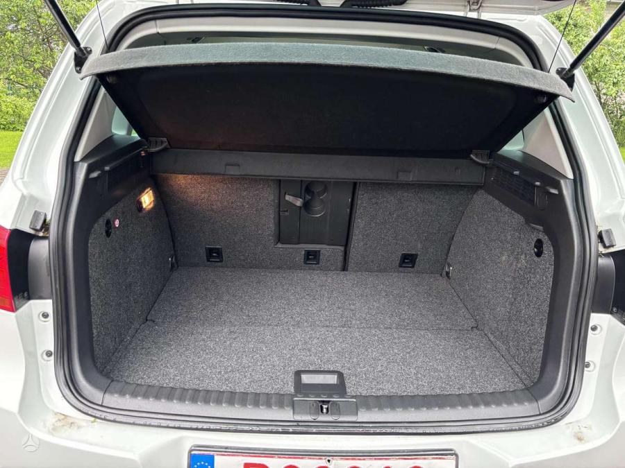 White Volkswagen Tiguan 2014 in Gargzdai, with an engine capacity of 1.40 L and mileage of 148 thousand km for 9299 €, photo 14 on AUTOMOTO.COM.LV