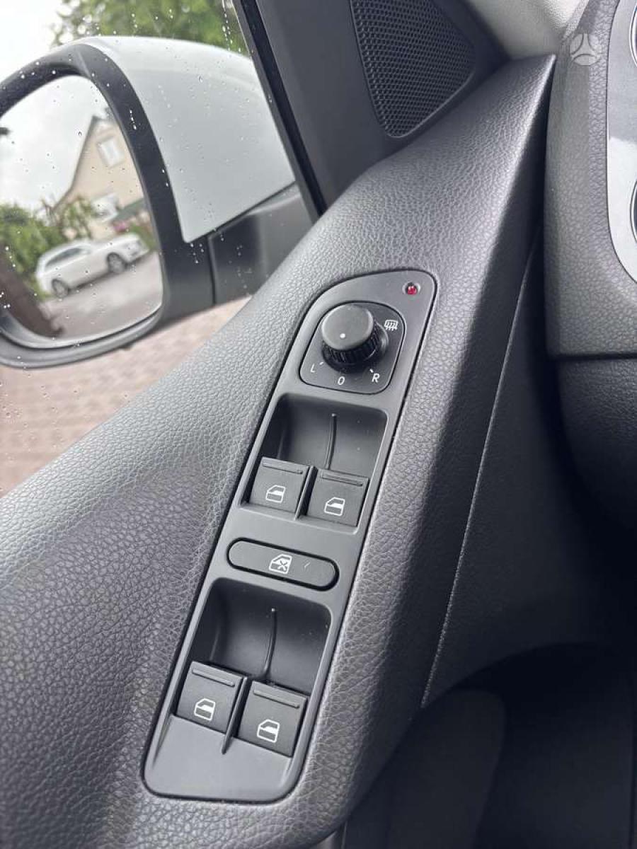 White Volkswagen Tiguan 2014 in Gargzdai, with an engine capacity of 1.40 L and mileage of 148 thousand km for 9299 €, photo 21 on AUTOMOTO.COM.LV