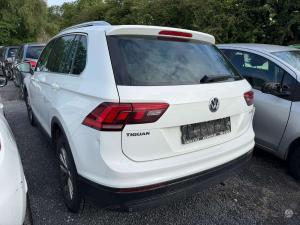 White Volkswagen Tiguan 2016 in Ukmerge, with an engine capacity of 0.00 L and mileage of 300 thousand km for 6650 €, photo 7 on AUTOMOTO.COM.LV