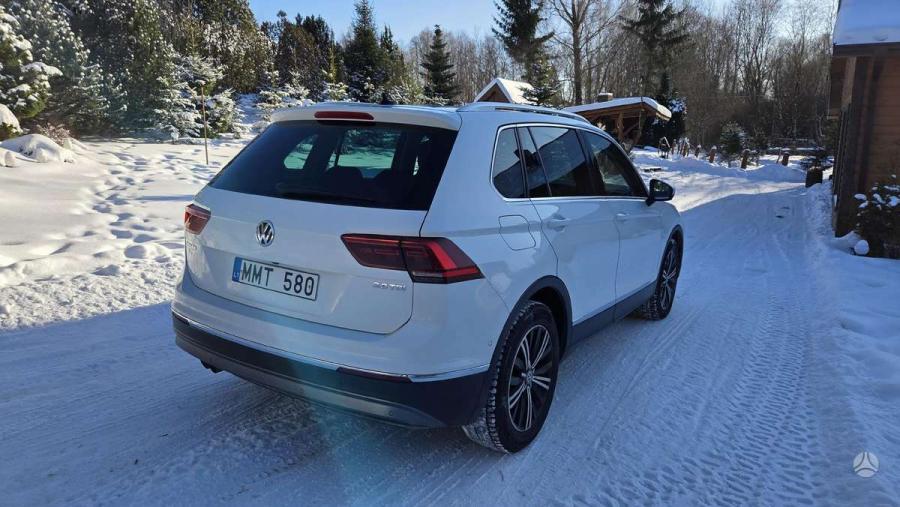 White Volkswagen Tiguan 2017 in Taurage, with an engine capacity of 1.97 L and mileage of 253 thousand km for 15200 €, photo 5 on AUTOMOTO.COM.LV