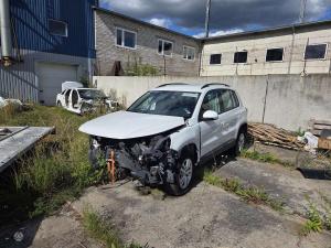 Balts Volkswagen Tiguan 2017 Jonava, ar dzinēja tilpumu 2.00 L un nobraukumu 48 tūkst. km par 2200 €, foto  vietnē AUTOMOTO.COM.LV