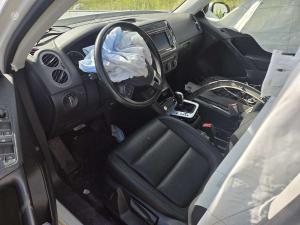 Balts Volkswagen Tiguan 2017 Jonava, ar dzinēja tilpumu 2.00 L un nobraukumu 48 tūkst. km par 2200 €, foto 3 vietnē AUTOMOTO.COM.LV