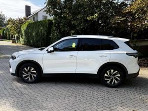 White Volkswagen Tiguan 2024 in Kaunas, with an engine capacity of 1.50 L and mileage of 74 thousand km for 27300 €, photo 9 on AUTOMOTO.COM.LV