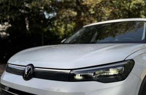 White Volkswagen Tiguan 2024 in Kaunas, with an engine capacity of 1.50 L and mileage of 74 thousand km for 27300 €, photo 14 on AUTOMOTO.COM.LV