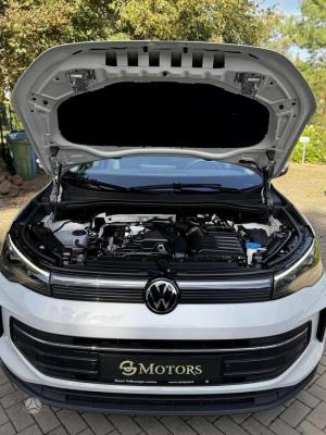 White Volkswagen Tiguan 2024 in Kaunas, with an engine capacity of 1.50 L and mileage of 74 thousand km for 27300 €, photo 20 on AUTOMOTO.COM.LV