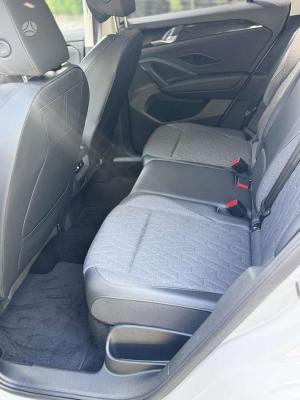 White Volkswagen Tiguan 2024 in Kaunas, with an engine capacity of 1.50 L and mileage of 74 thousand km for 27300 €, photo 33 on AUTOMOTO.COM.LV