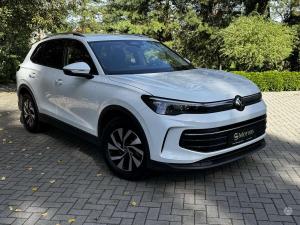 White Volkswagen Tiguan 2024 in Kaunas, with an engine capacity of 1.50 L and mileage of 74 thousand km for 27300 €, photo 37 on AUTOMOTO.COM.LV