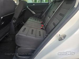 White Volkswagen Tiguan 2009 in Paide, with an engine capacity of 2.00 L and mileage of 293 thousand km for 5990 €, photo 16 on AUTOMOTO.COM.LV