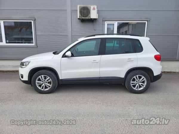 White Volkswagen Tiguan 2013 in Tallinn, with an engine capacity of 1.40 L and mileage of 230 thousand km for 7490 €, photo 2 on AUTOMOTO.COM.LV