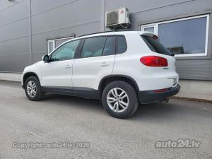 Balts Volkswagen Tiguan 2013 Tallina, ar dzinēja tilpumu 1.40 L un nobraukumu 230 tūkst. km par 7490 €, foto 4 vietnē AUTOMOTO.COM.LV