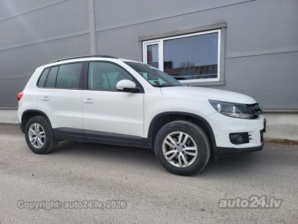 White Volkswagen Tiguan 2013 in Tallinn, with an engine capacity of 1.40 L and mileage of 230 thousand km for 7490 €, photo 4 on AUTOMOTO.COM.LV