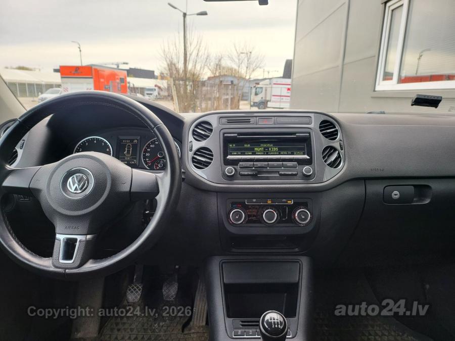 Balts Volkswagen Tiguan 2013 Tallina, ar dzinēja tilpumu 1.40 L un nobraukumu 230 tūkst. km par 7490 €, foto 8 vietnē AUTOMOTO.COM.LV