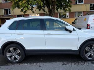 White Volkswagen Tiguan 2016 in Tartu, with an engine capacity of 2.00 L and mileage of 144 thousand km for 18000 €, photo 6 on AUTOMOTO.COM.LV