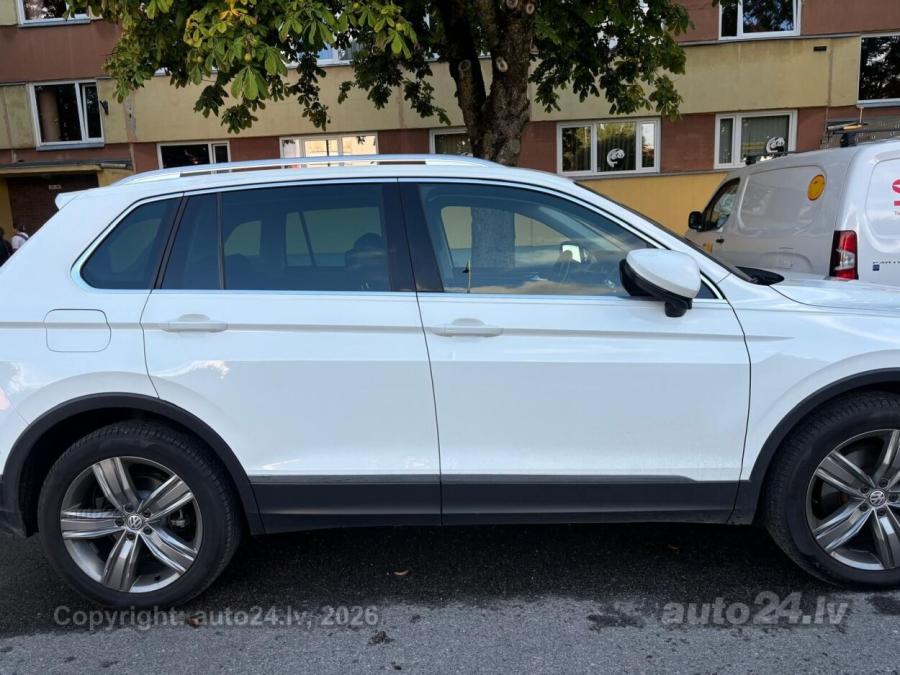 White Volkswagen Tiguan 2016 in Tartu, with an engine capacity of 2.00 L and mileage of 144 thousand km for 18000 €, photo 6 on AUTOMOTO.COM.LV