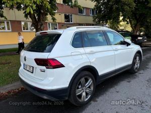 White Volkswagen Tiguan 2016 in Tartu, with an engine capacity of 2.00 L and mileage of 144 thousand km for 18000 €, photo 8 on AUTOMOTO.COM.LV