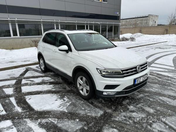 White Volkswagen Tiguan 2017 in Tallinn, with an engine capacity of 2.00 L and mileage of 159 thousand km for 18500 €, photo 4 on AUTOMOTO.COM.LV