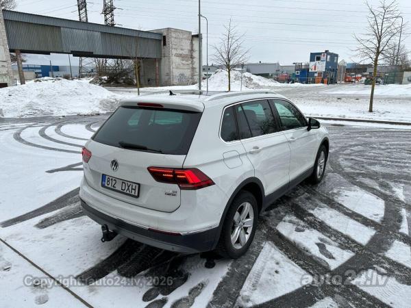 White Volkswagen Tiguan 2017 in Tallinn, with an engine capacity of 2.00 L and mileage of 159 thousand km for 18500 €, photo 6 on AUTOMOTO.COM.LV
