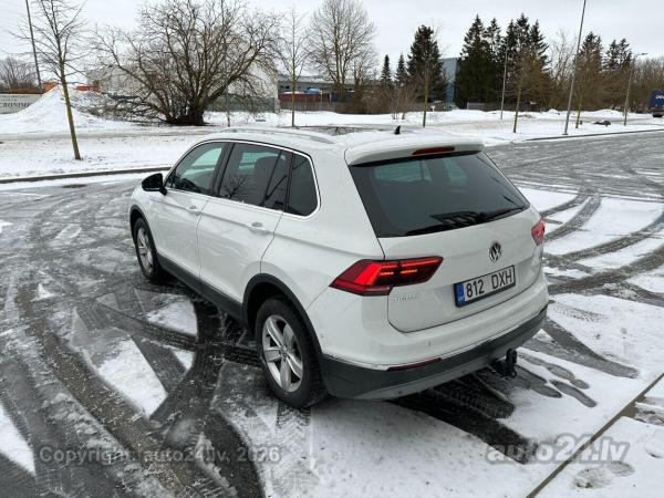 White Volkswagen Tiguan 2017 in Tallinn, with an engine capacity of 2.00 L and mileage of 159 thousand km for 18500 €, photo 8 on AUTOMOTO.COM.LV