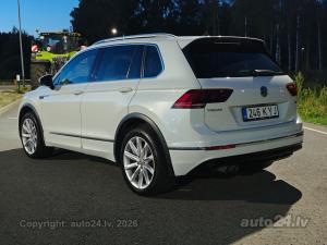 White Volkswagen Tiguan 2018 in Tallinn, with an engine capacity of 2.00 L and mileage of 260 thousand km for 17500 €, photo 7 on AUTOMOTO.COM.LV