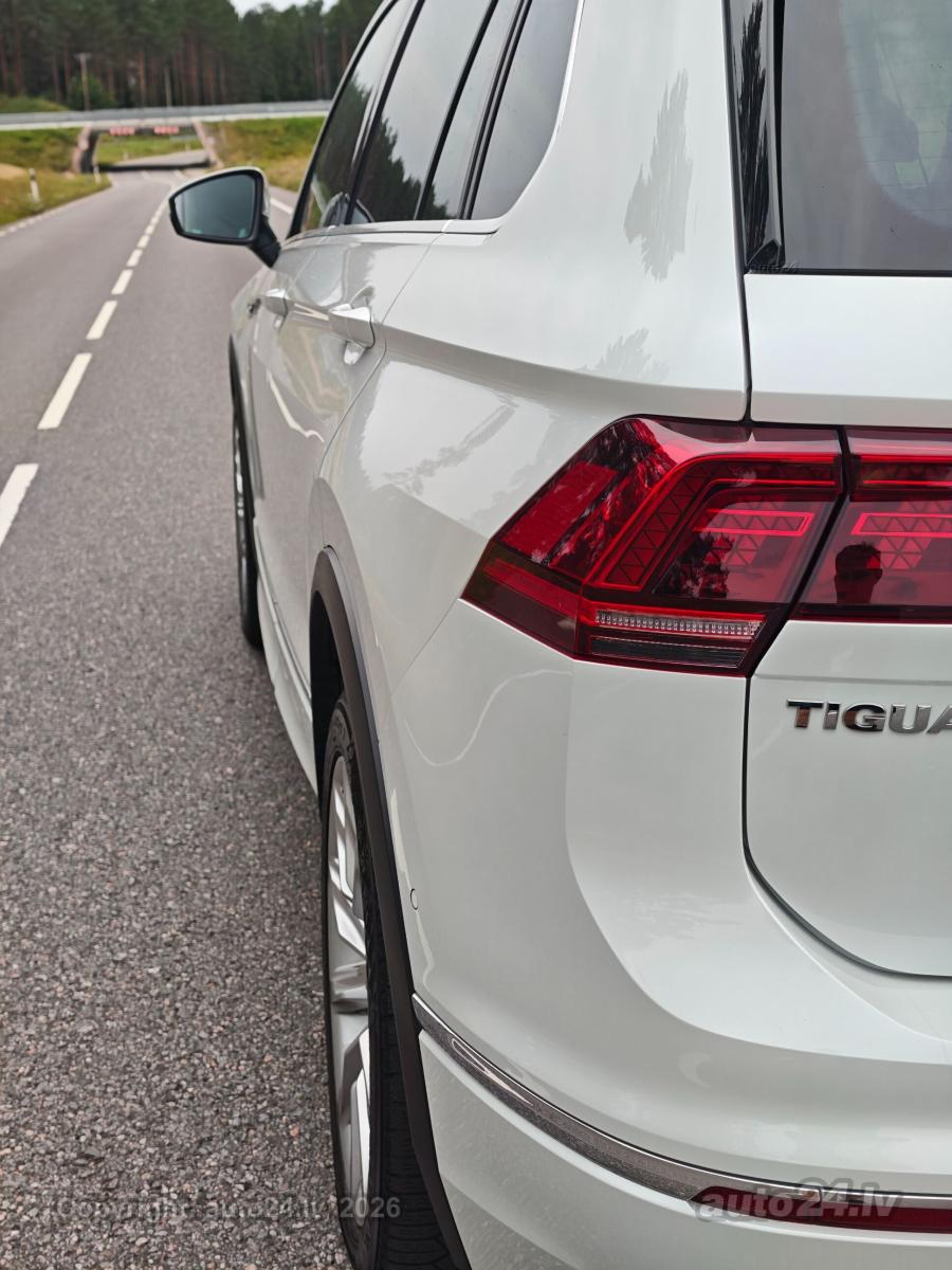 White Volkswagen Tiguan 2018 in Tallinn, with an engine capacity of 2.00 L and mileage of 260 thousand km for 17500 €, photo 8 on AUTOMOTO.COM.LV