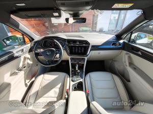 White Volkswagen Tiguan 2018 in Tallinn, with an engine capacity of 2.00 L and mileage of 260 thousand km for 17500 €, photo 12 on AUTOMOTO.COM.LV