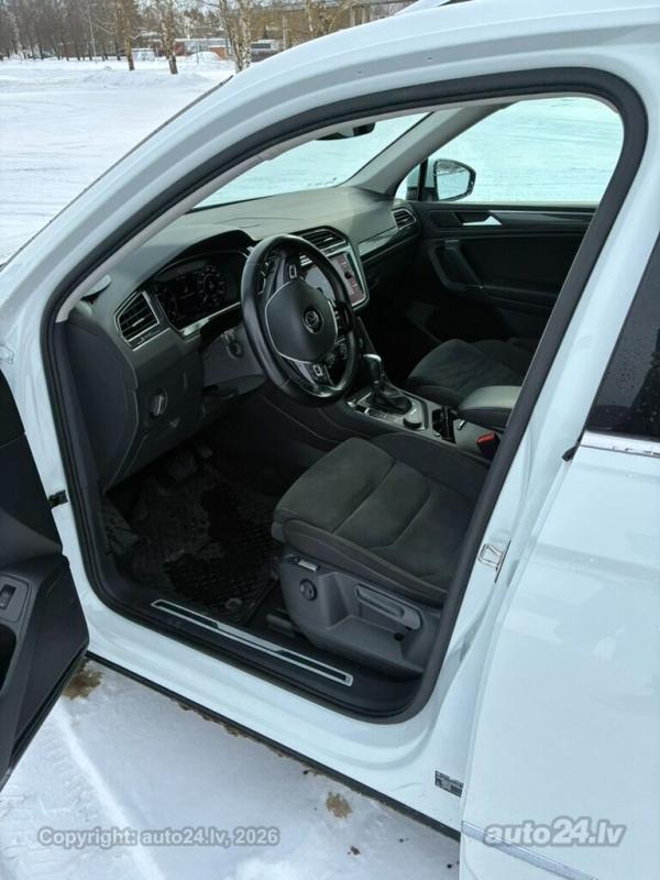 White Volkswagen Tiguan 2019 in Tallinn, with an engine capacity of 2.00 L and mileage of 194 thousand km for 25000 €, photo 5 on AUTOMOTO.COM.LV