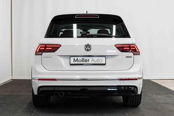 White Volkswagen Tiguan 2019 in Tallinn, with an engine capacity of 2.00 L and mileage of 112 thousand km for 22900 €, photo 6 on AUTOMOTO.COM.LV