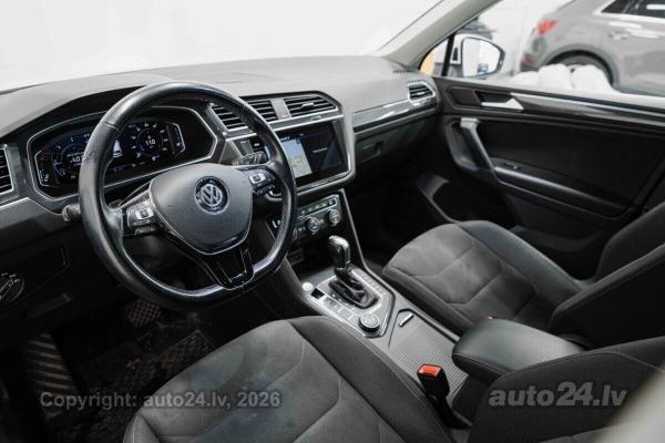 White Volkswagen Tiguan 2019 in Tallinn, with an engine capacity of 2.00 L and mileage of 112 thousand km for 22900 €, photo 8 on AUTOMOTO.COM.LV