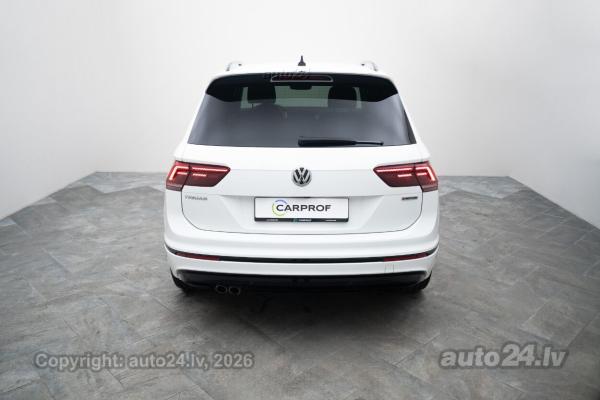White Volkswagen Tiguan 2019 in Tallinn, with an engine capacity of 2.00 L and mileage of 80 thousand km for 27899 €, photo 6 on AUTOMOTO.COM.LV