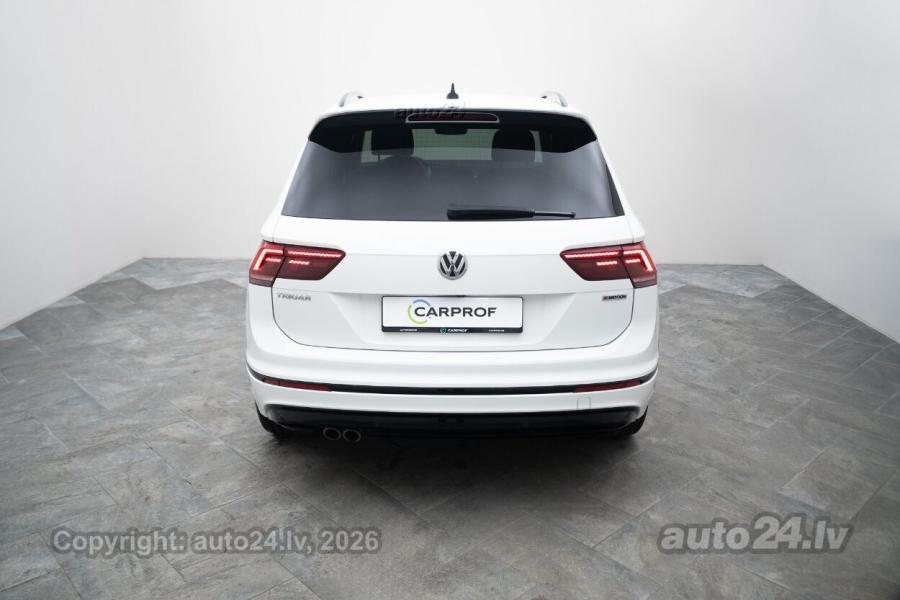 White Volkswagen Tiguan 2019 in Tallinn, with an engine capacity of 2.00 L and mileage of 80 thousand km for 27899 €, photo 6 on AUTOMOTO.COM.LV