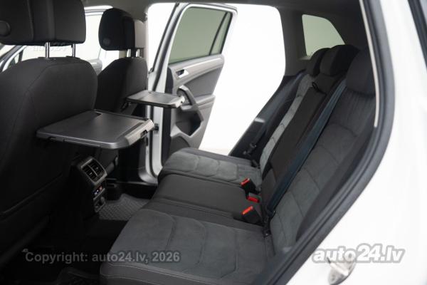 White Volkswagen Tiguan 2019 in Tallinn, with an engine capacity of 2.00 L and mileage of 80 thousand km for 27899 €, photo 9 on AUTOMOTO.COM.LV