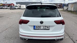 White Volkswagen Tiguan 2020 in Tallinn, with an engine capacity of 1.50 L and mileage of 77 thousand km for 23999 €, photo 5 on AUTOMOTO.COM.LV