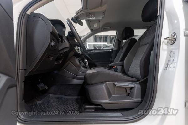 White Volkswagen Tiguan 2021 in Tallinn, with an engine capacity of 1.40 L and mileage of 108 thousand km for 24990 €, photo 5 on AUTOMOTO.COM.LV