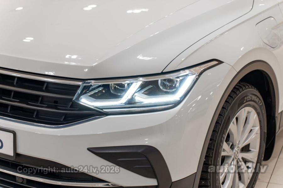Balts Volkswagen Tiguan 2021 Tallina, ar dzinēja tilpumu 1.40 L un nobraukumu 108 tūkst. km par 24990 €, foto 22 vietnē AUTOMOTO.COM.LV