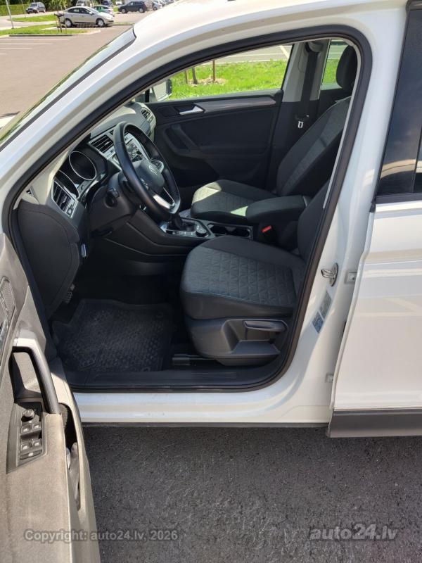 White Volkswagen Tiguan 2021 in Saue, with an engine capacity of 2.00 L and mileage of 189 thousand km for 18900 €, photo 5 on AUTOMOTO.COM.LV