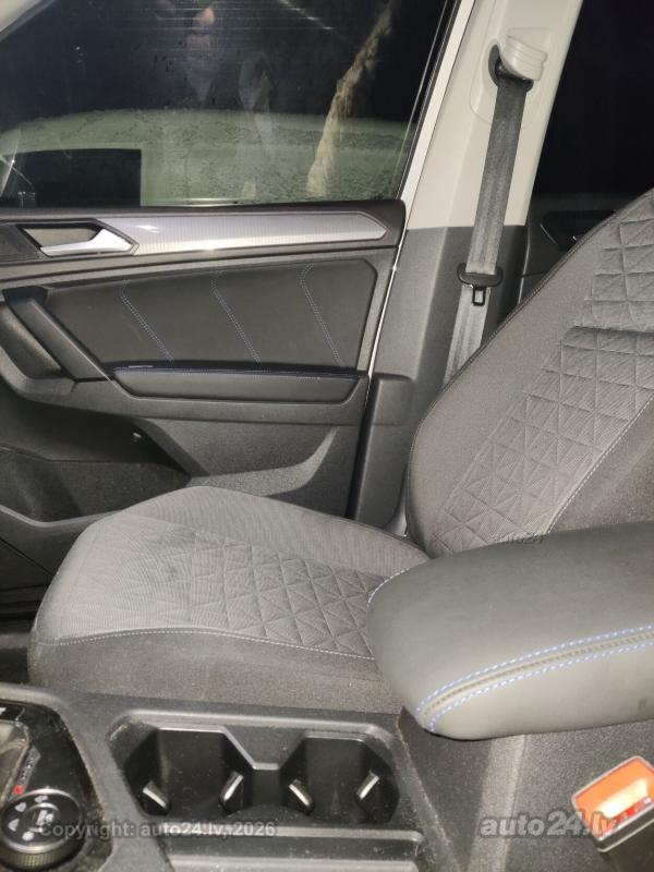 White Volkswagen Tiguan 2021 in Saue, with an engine capacity of 2.00 L and mileage of 189 thousand km for 18900 €, photo 9 on AUTOMOTO.COM.LV
